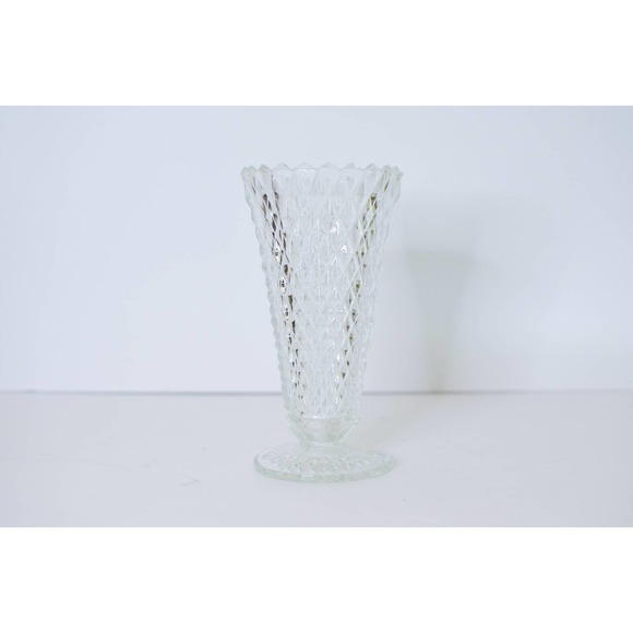 Indiana Glass | Accents | Diamond Point Glass Vase Indiana Glass Co ...